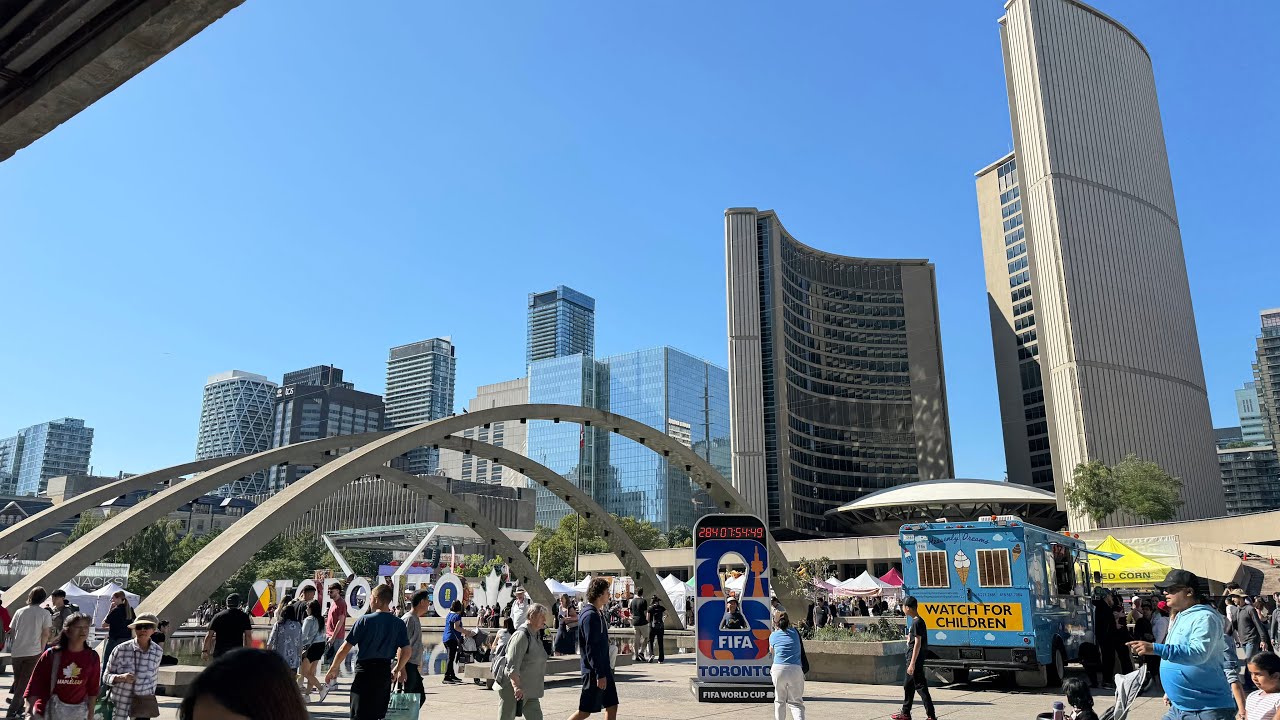 Toronto LIVE: Last day of August - YouTube