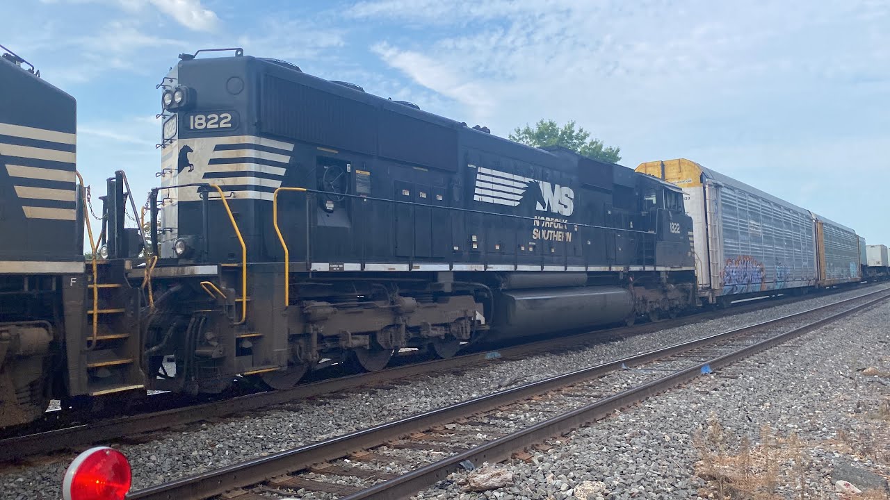 NS 7639 leads NS 24X through Manville NJ 9/4/2022 - YouTube