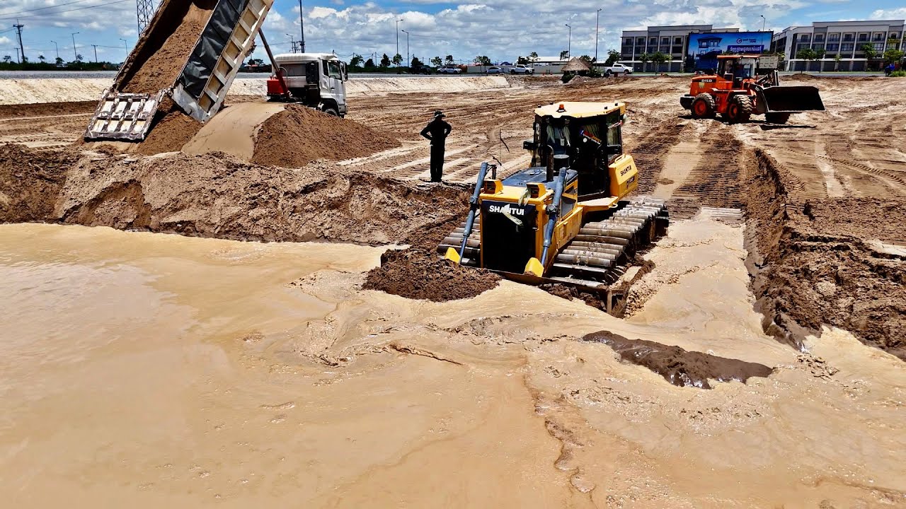 Most Impressing Action Full Sand Filling Complete 100% Bulldozer, Wheel ...