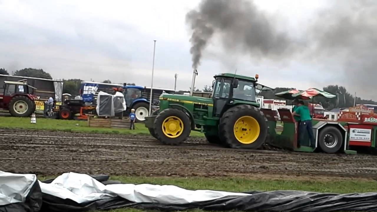 john deere 4240s tractorpulling - YouTube