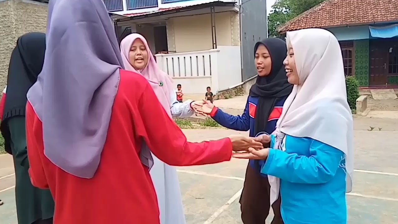 Permainan tradisional gerobak sodor dan puniko ibu tindak pasar || SBK ...