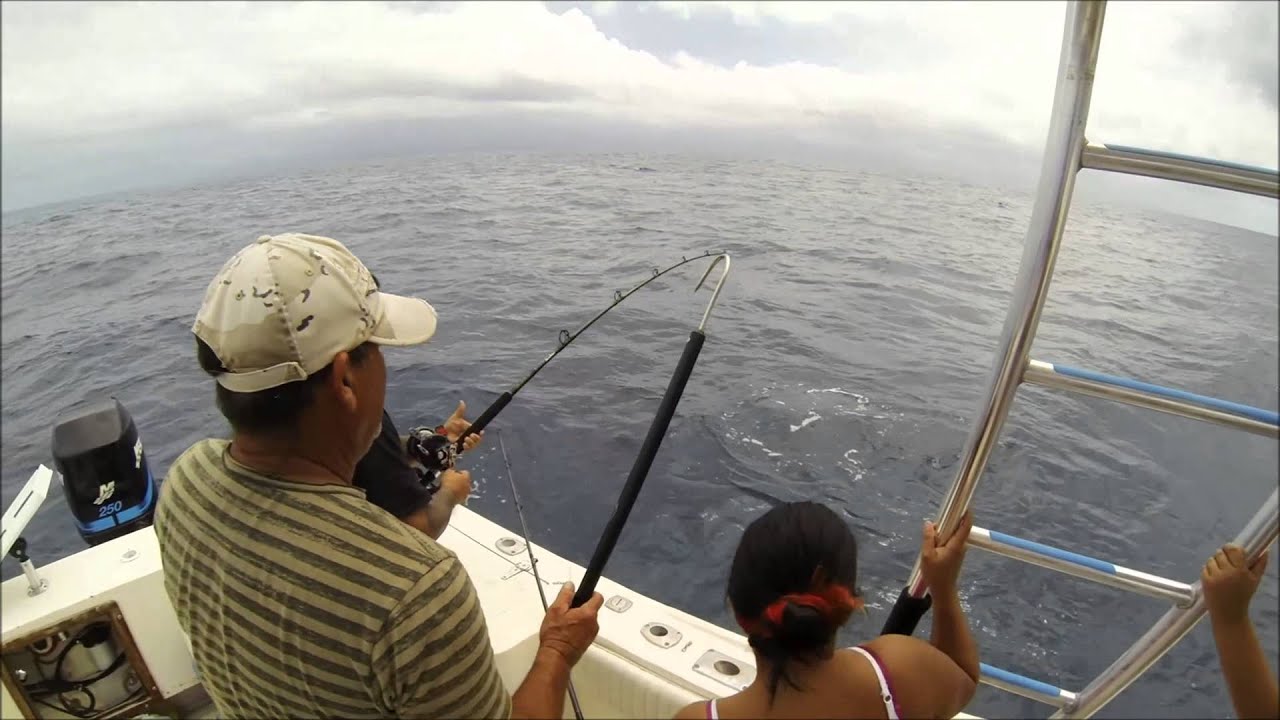 King Mackerel on my Mako 261b Florida Keys - YouTube