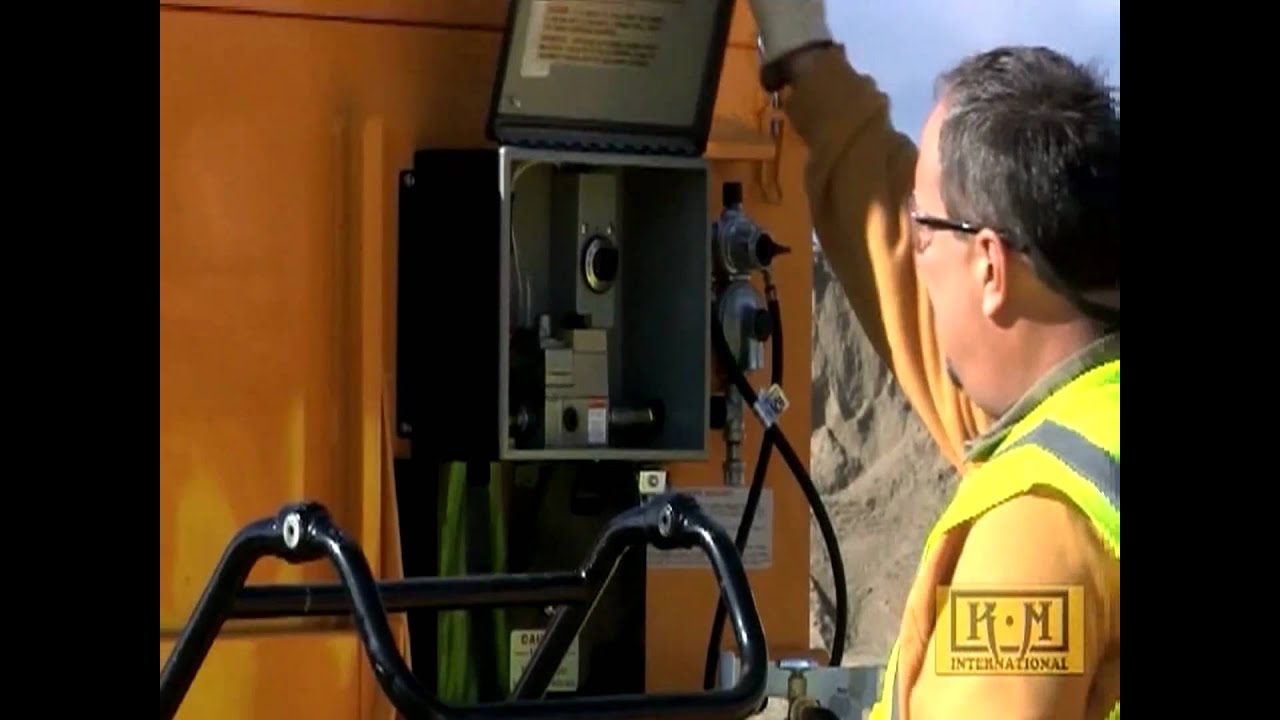 KM 4000 Pick-Up Mounted Hot Box Reclaimer - YouTube