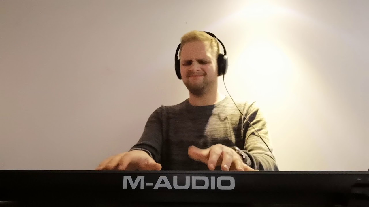 Stevie Wonder - Heaven Is 10 Zillion Light Years Away Pianocover - YouTube