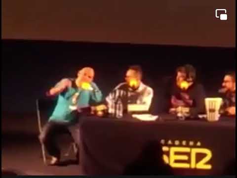 Chiste de la fábrica de látex, by Comandante Lara