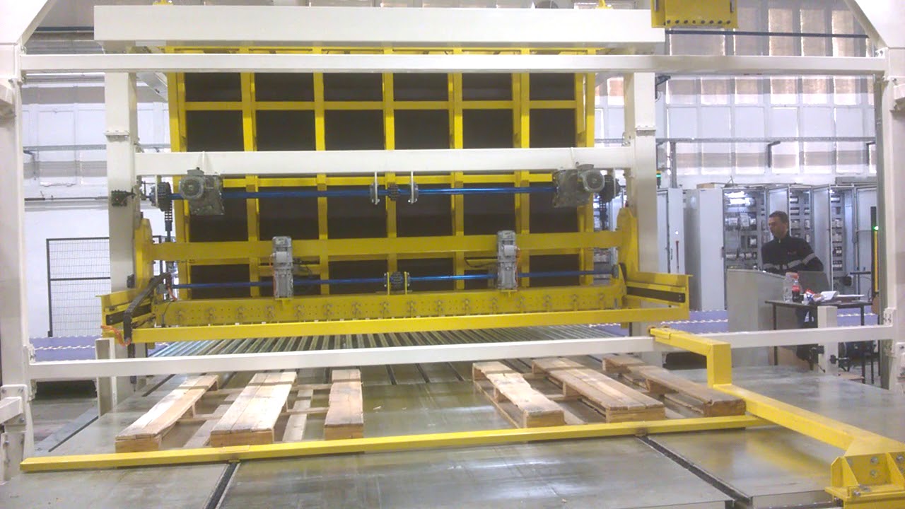PALLET INSERTER 5000 X 2500 TWIN STACKS PALLET UP SIDE DOWN - YouTube