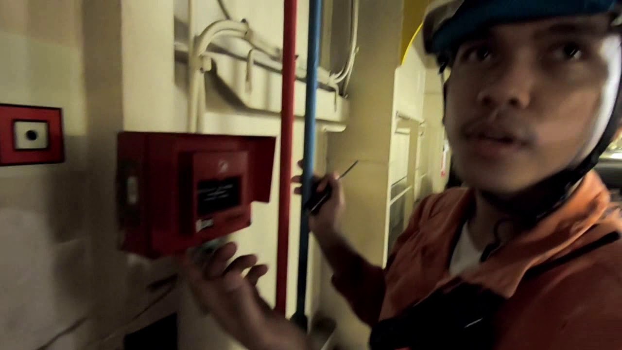 Manual call point activation. - YouTube