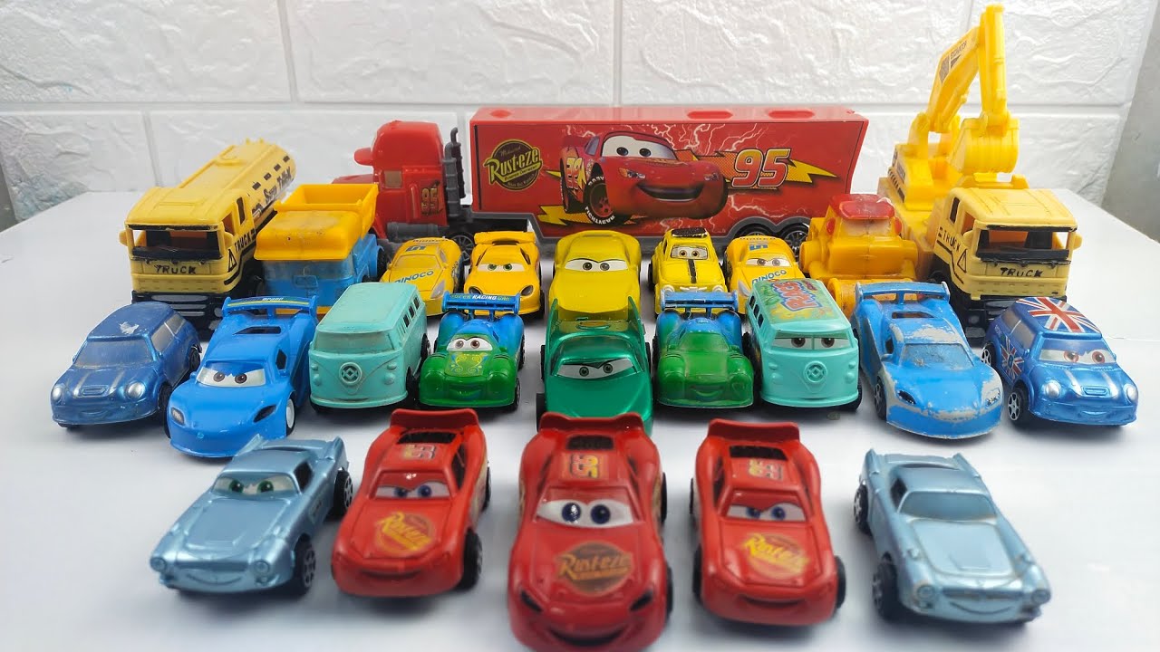 Disney Pixar Cars Various Cars miniature cars roll down a colorful ...