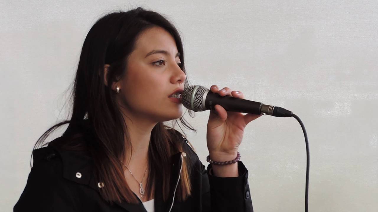 Isabella Forero ( Presentación Biohotel ) - YouTube