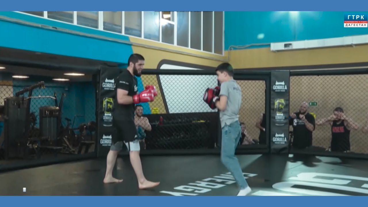 Islam Makhachev coaching his fans and helping children with cancer ...