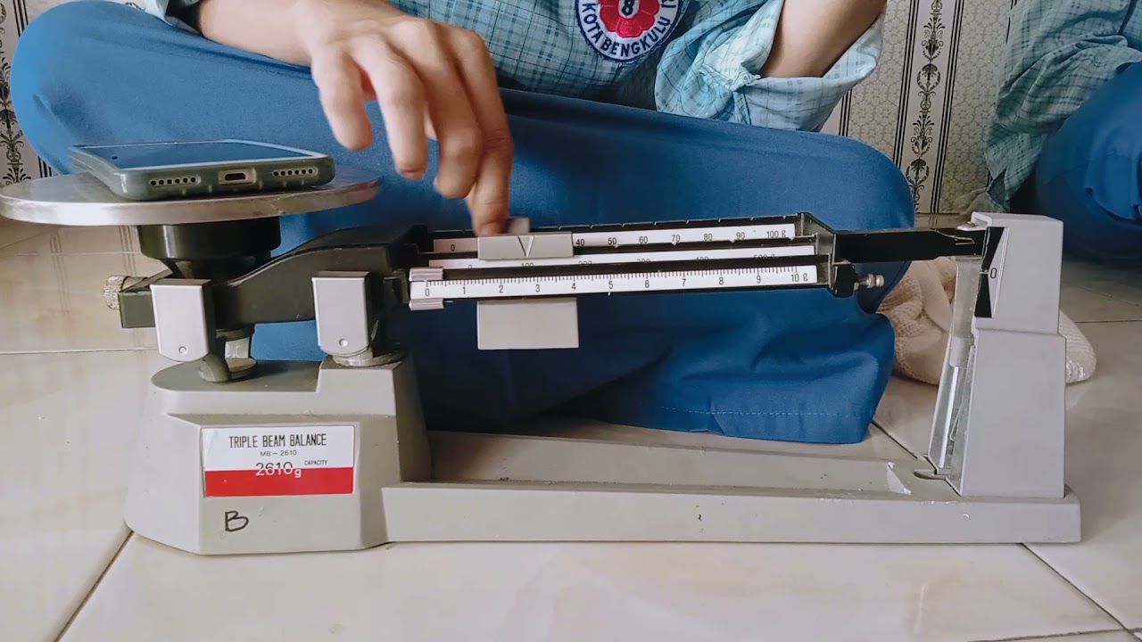 Praktikum Fisika Neraca Ohaus Dari Kelas X IPA 1 - YouTube