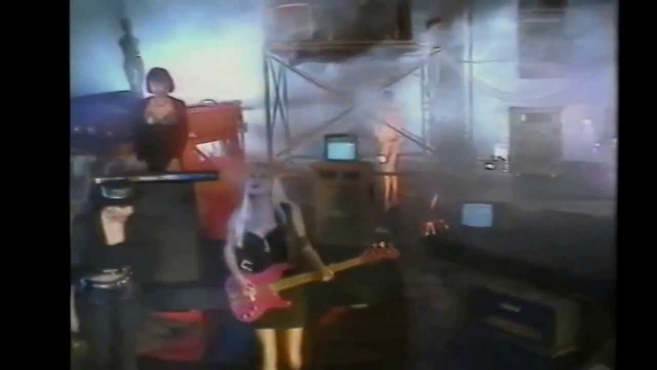 Cacadou Look, Daj mi sve, Give me all, lyrics - YouTube