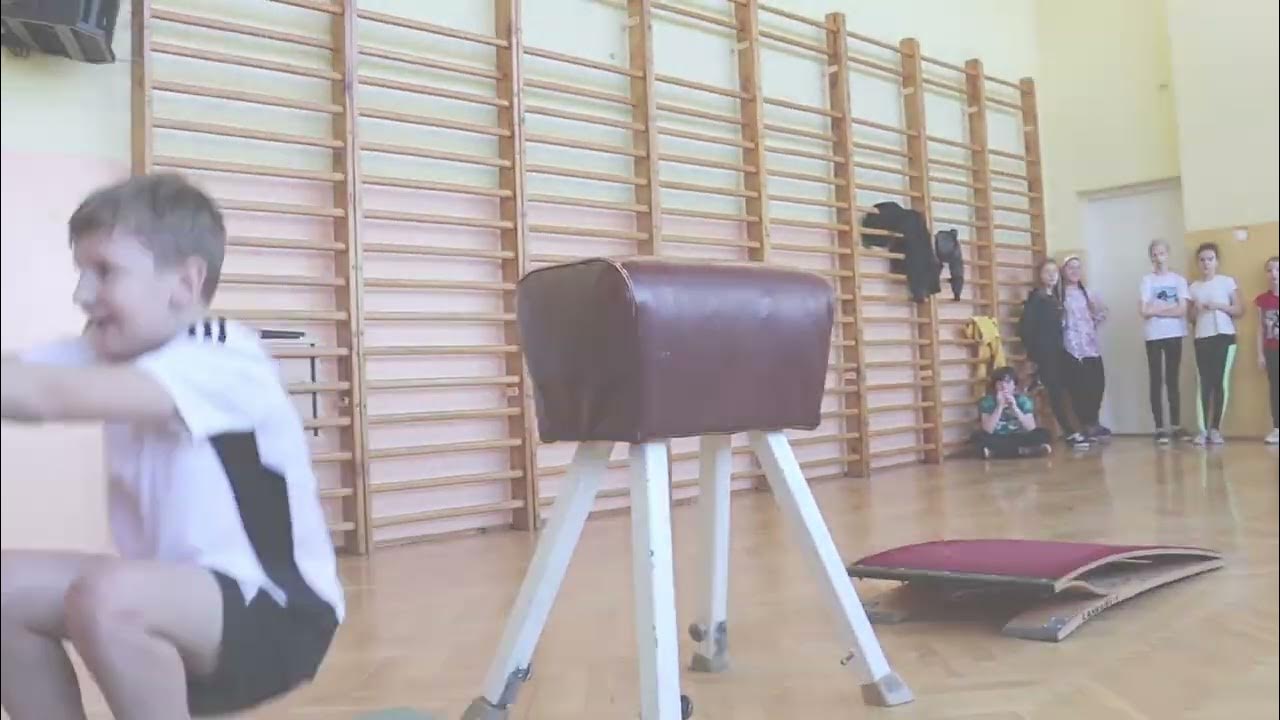 Utrwalenie skoku rozkrocznego przez kozła - lekcja wychowania fizycznego (przy wykorzystaniu ...