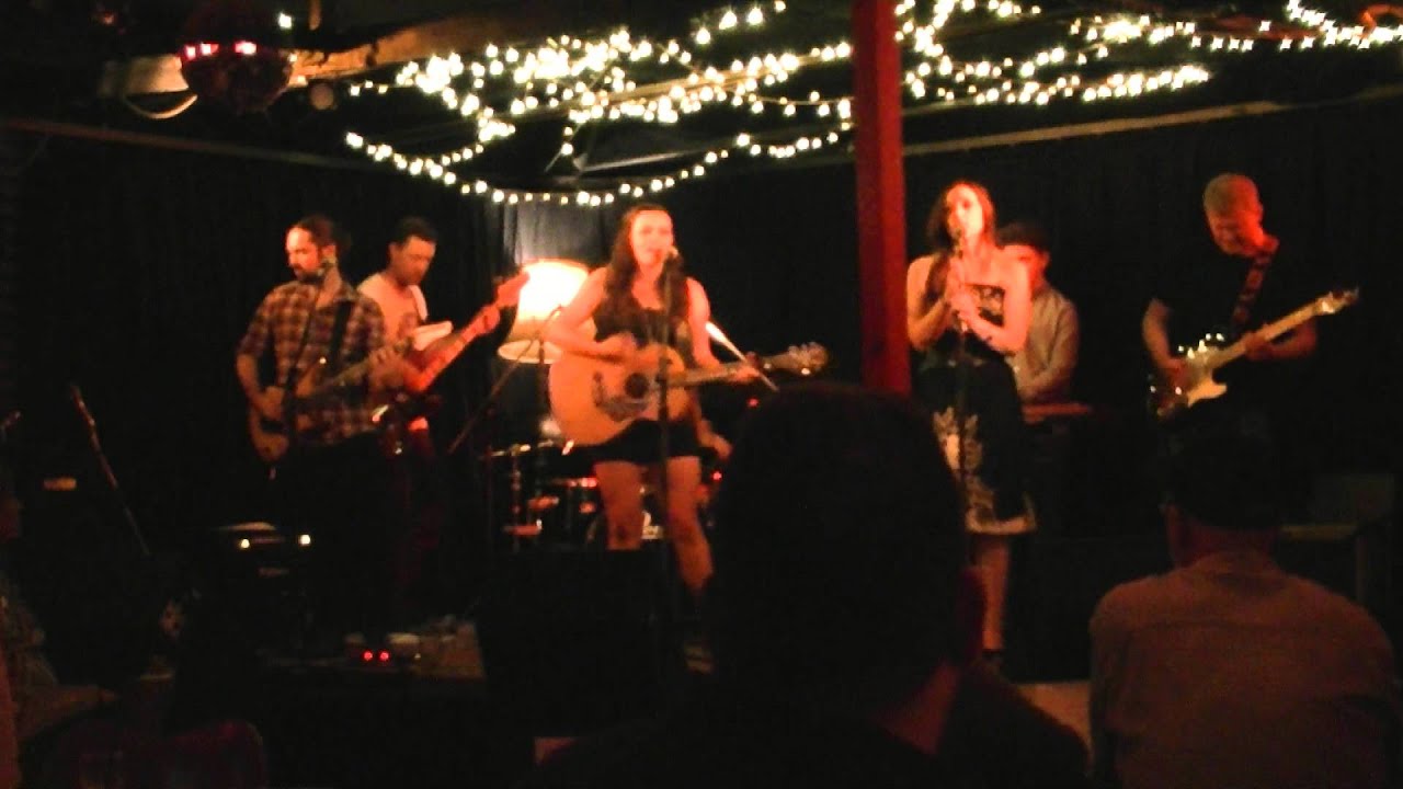 Angela Easson - Bad News (live) - YouTube