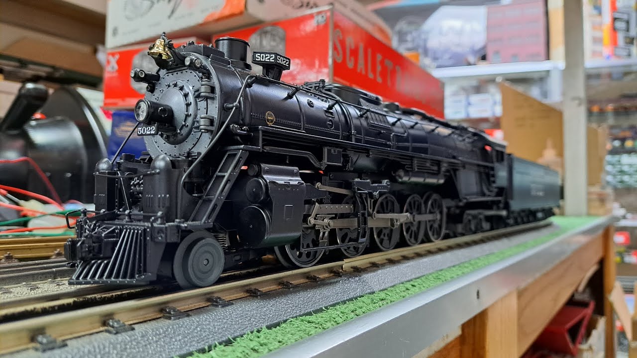 Lionel Legacy AT&SF 2-10-4 "Texas" - YouTube