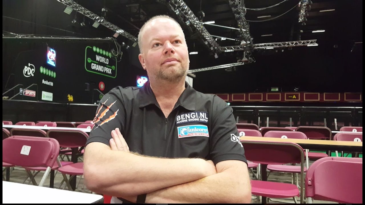 Raymond van Barneveld speaks to Stuart Pyke - YouTube