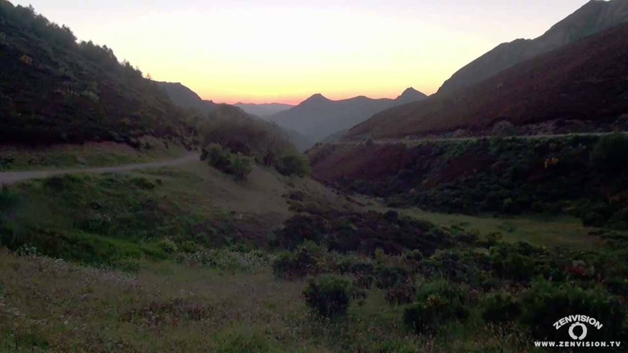 Sunset in the mountains (Zen walking 001) - YouTube