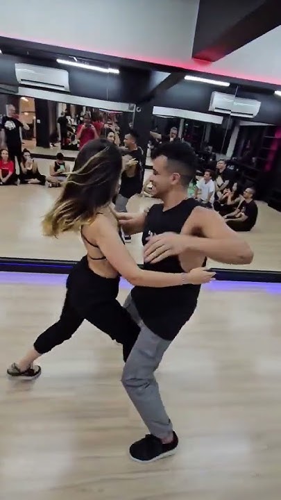 Talita Lopes e Rau Ferreira #zoukbrasileiro #zoukbrasil #brazilianzouk - YouTube