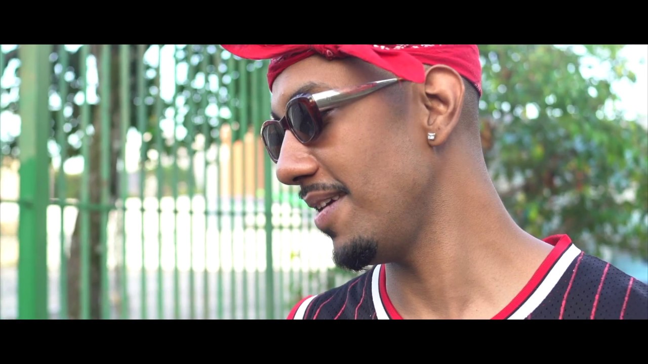 Wizzy - Ela é Funk - YouTube