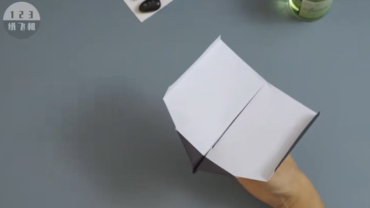 This paper airplane is so cool! Cross interlocking paper airplane ...