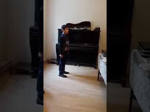 ' Elə bəmdəm '  mahnısı.