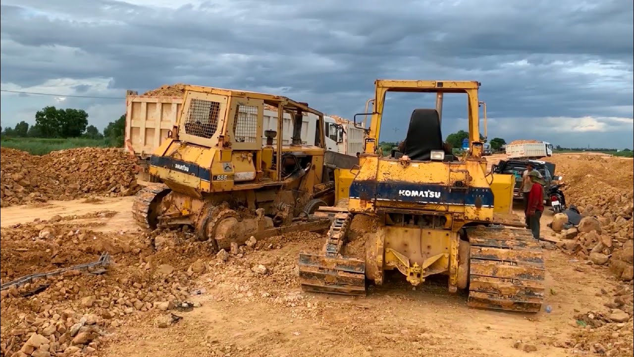 Funny Bulldozer Broken Chain Track Pull Out Dozer With Soil Equipment ...