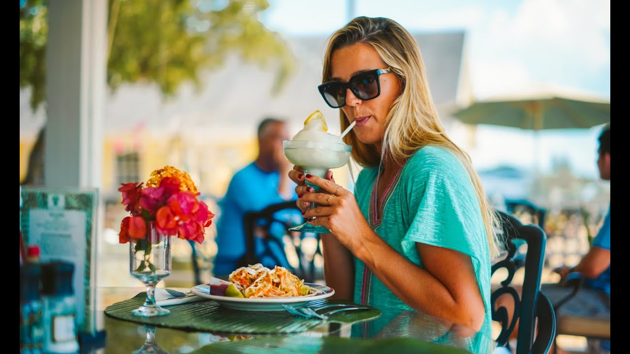 Green Turtle Club - Restaurant Commercial - YouTube