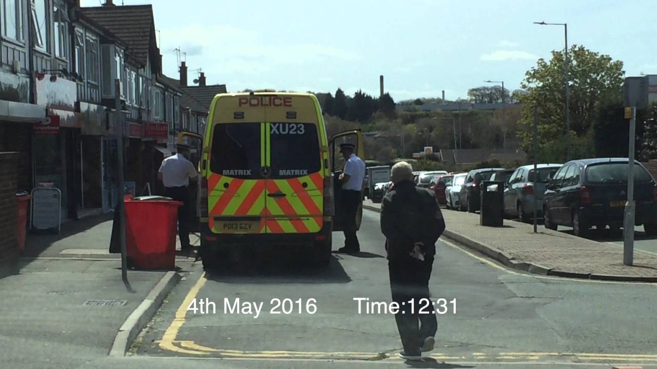 Wirral Police park on yellow lines and block road to go get some food ...