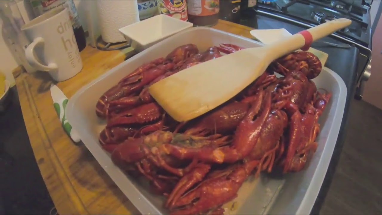 crayfish cooking - YouTube