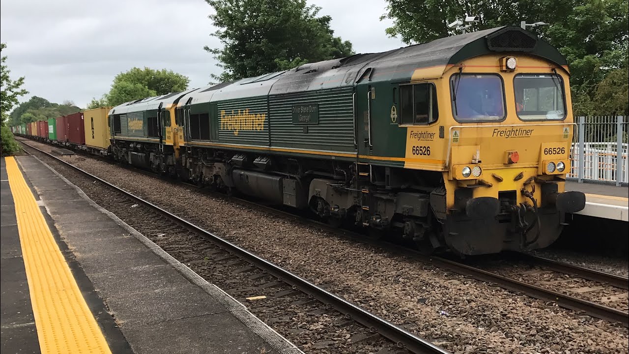 66526 & 66529 Freightliner 11:35 3 minutes late 33 containers Lea Road ...