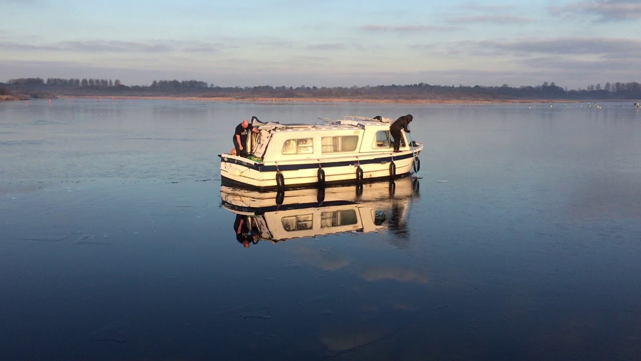 Norfolk Broads Icy Barton Broad boating - YouTube
