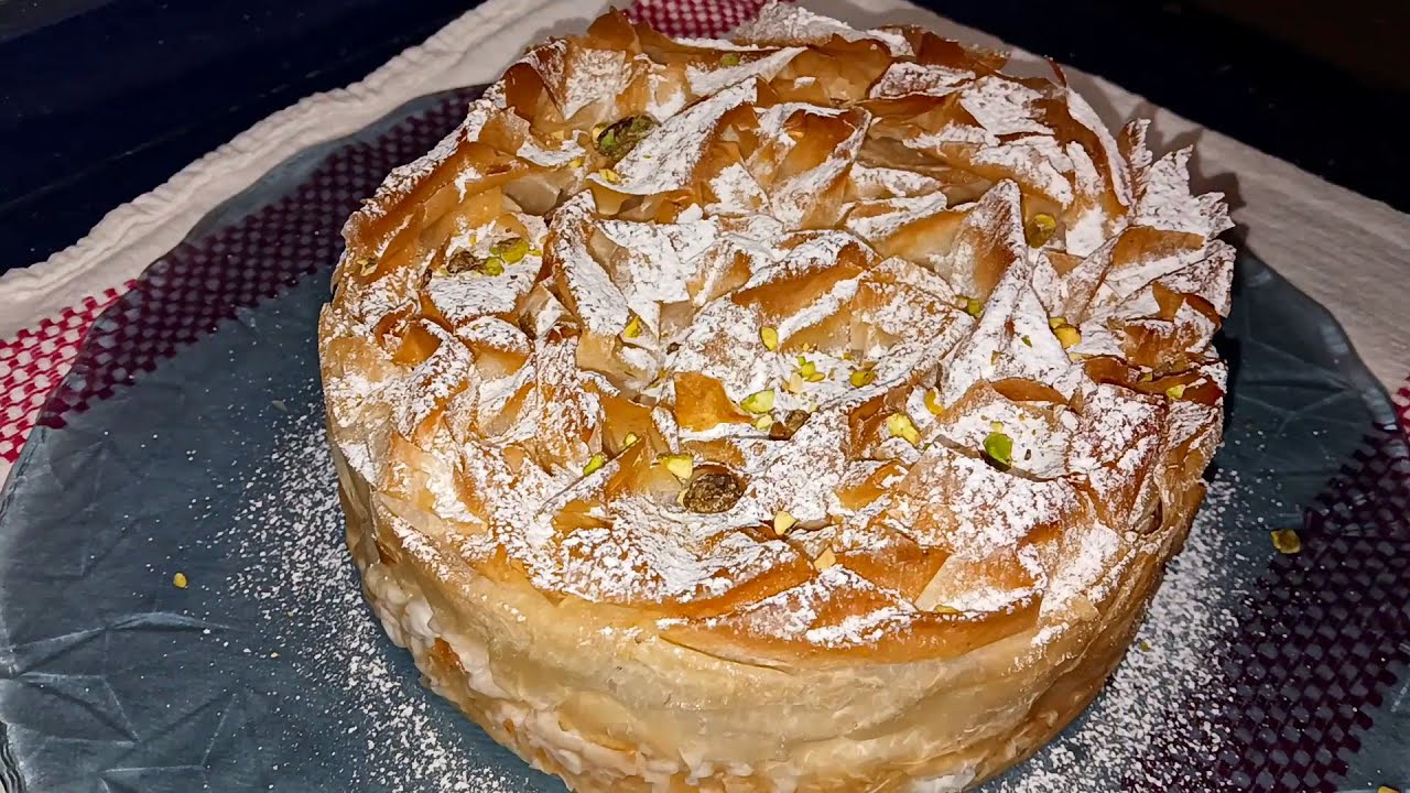 Bougatsa tarta de pasta filo griega - YouTube