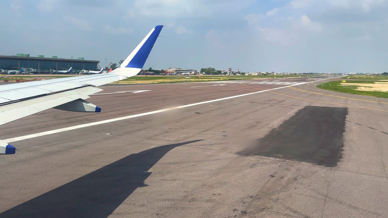 [4K HDR] Amazing IndiGo A320 Takeoff from Lucknow Airport in Light ...