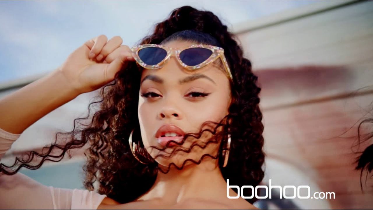 Boohoo "Boohoo.com" Pub 20s - YouTube