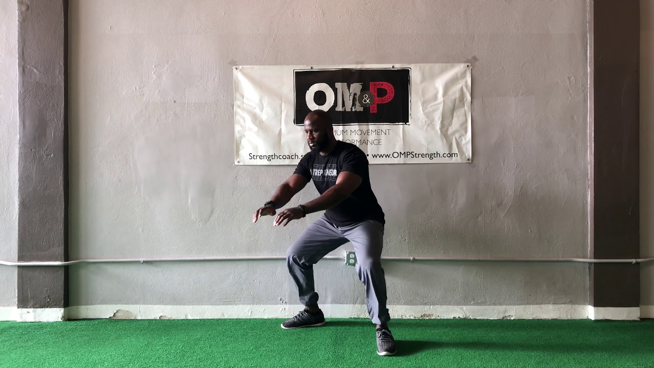 Wide Stance Pulse Squat - YouTube