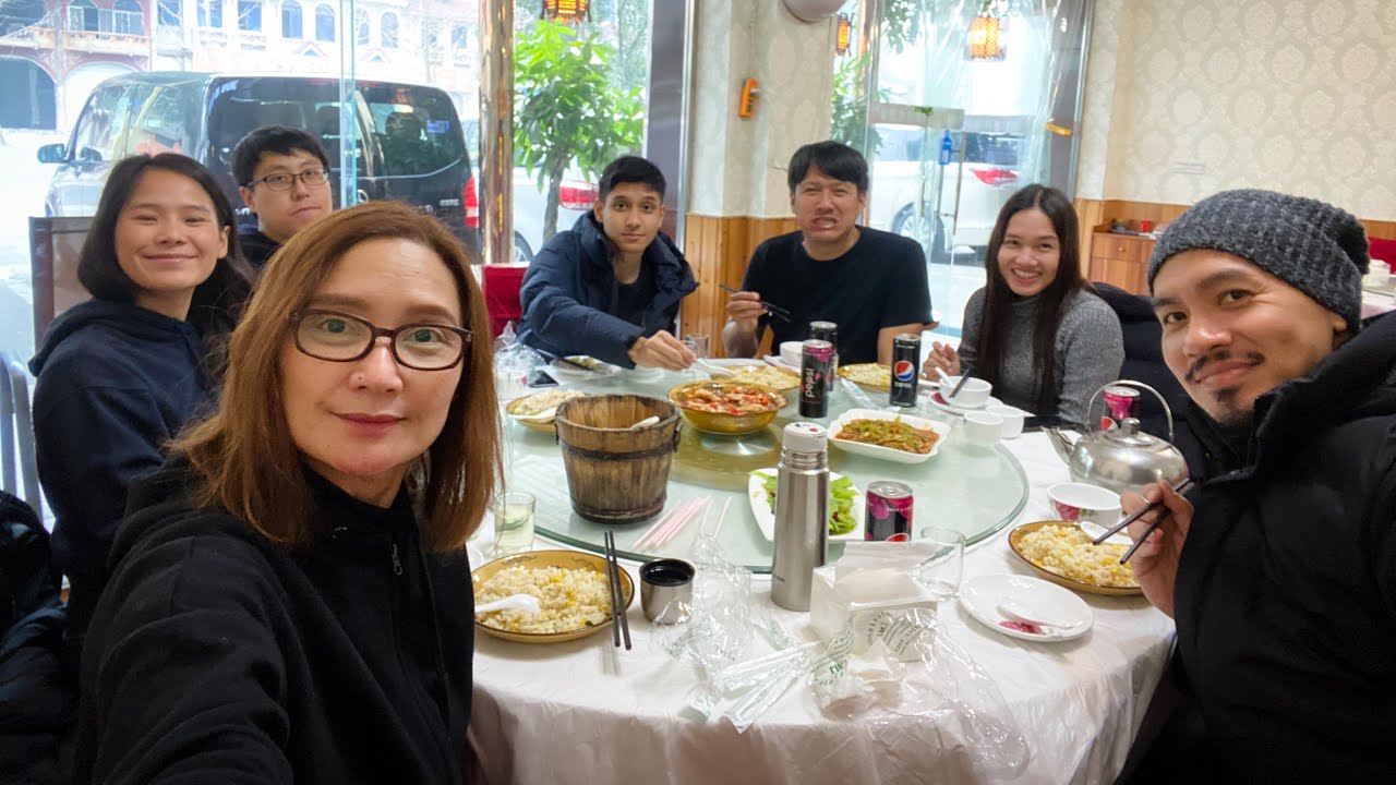 Leshan Food for Lunch | Family Trip 2019-2020 - YouTube