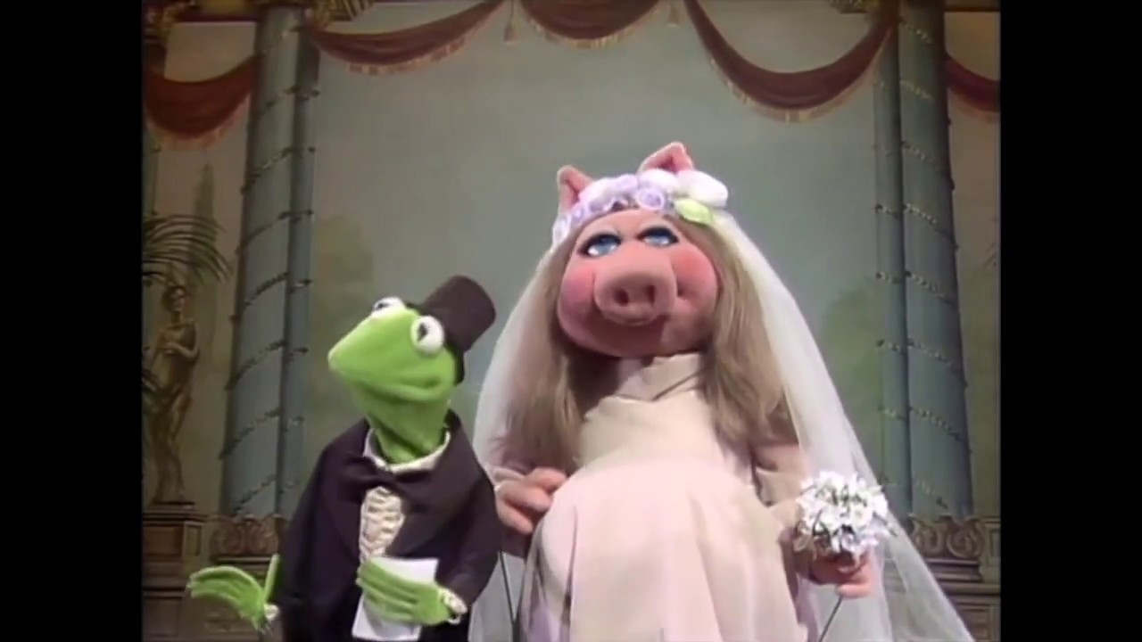 Muppet Songs: Miss Piggy & Kermit the Frog - Waiting at the Church ...