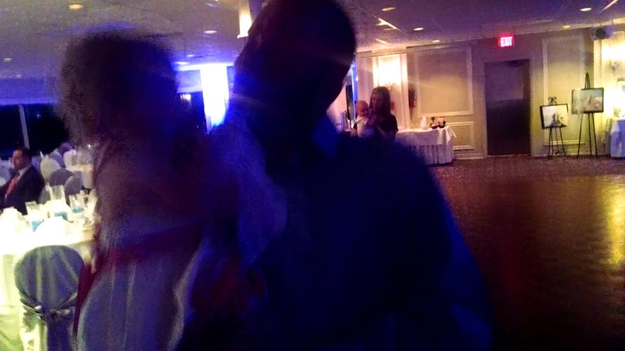 Bug shaking it off - YouTube