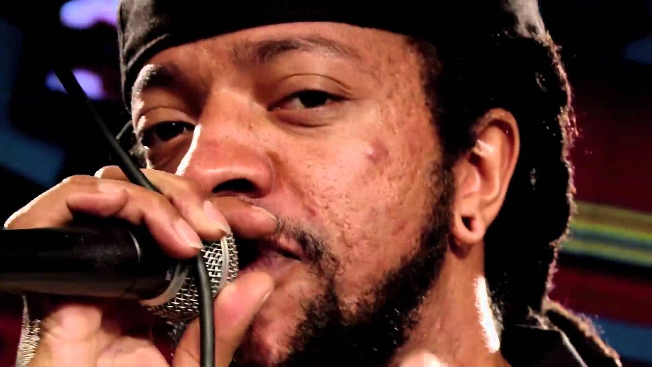 Rael da Rima em "Mania de beber" no Estúdio Showlivre 2011 - YouTube