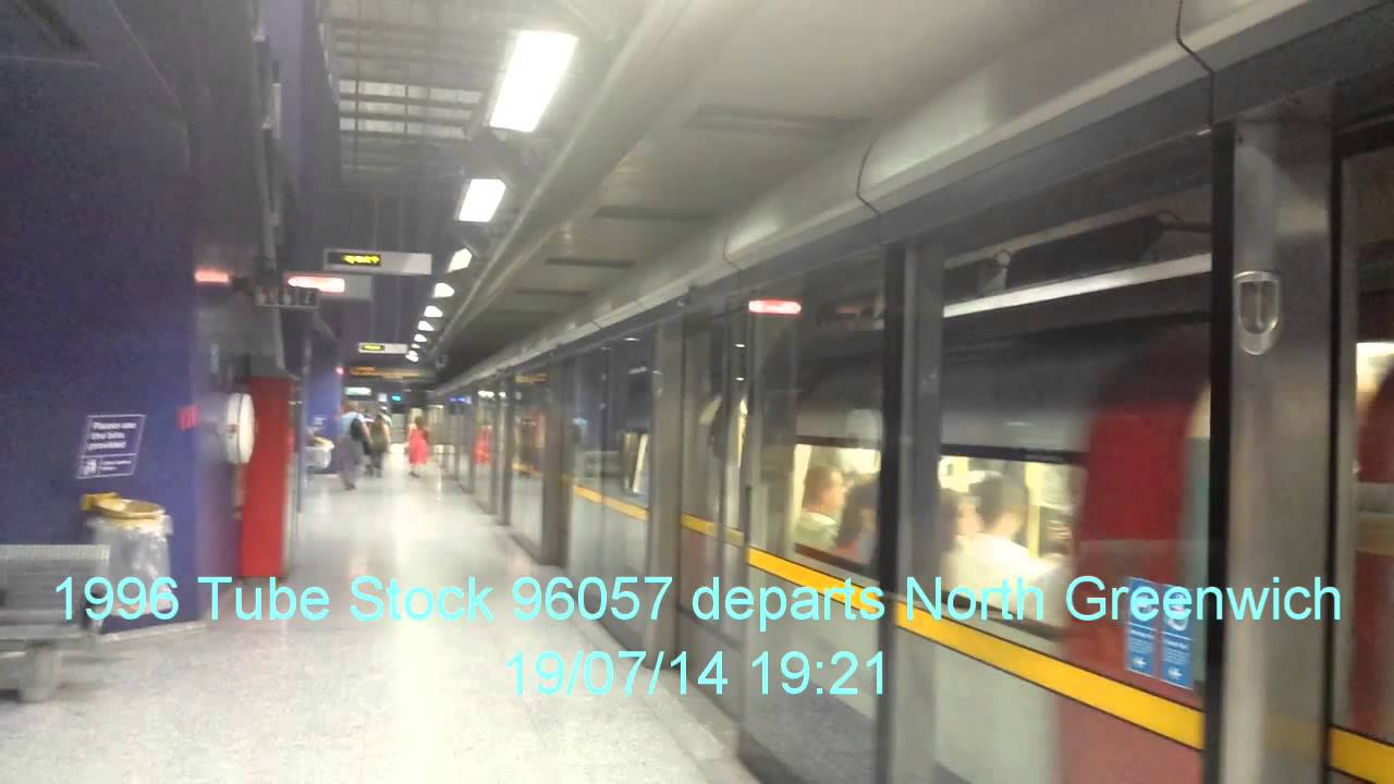 London Underground: Jubliee Line 1996 Tube Stock 96057 departs North ...