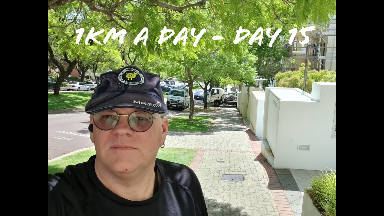 1Km A Day Running Challenge - Day 15 #1KmADay #runeveryday - YouTube