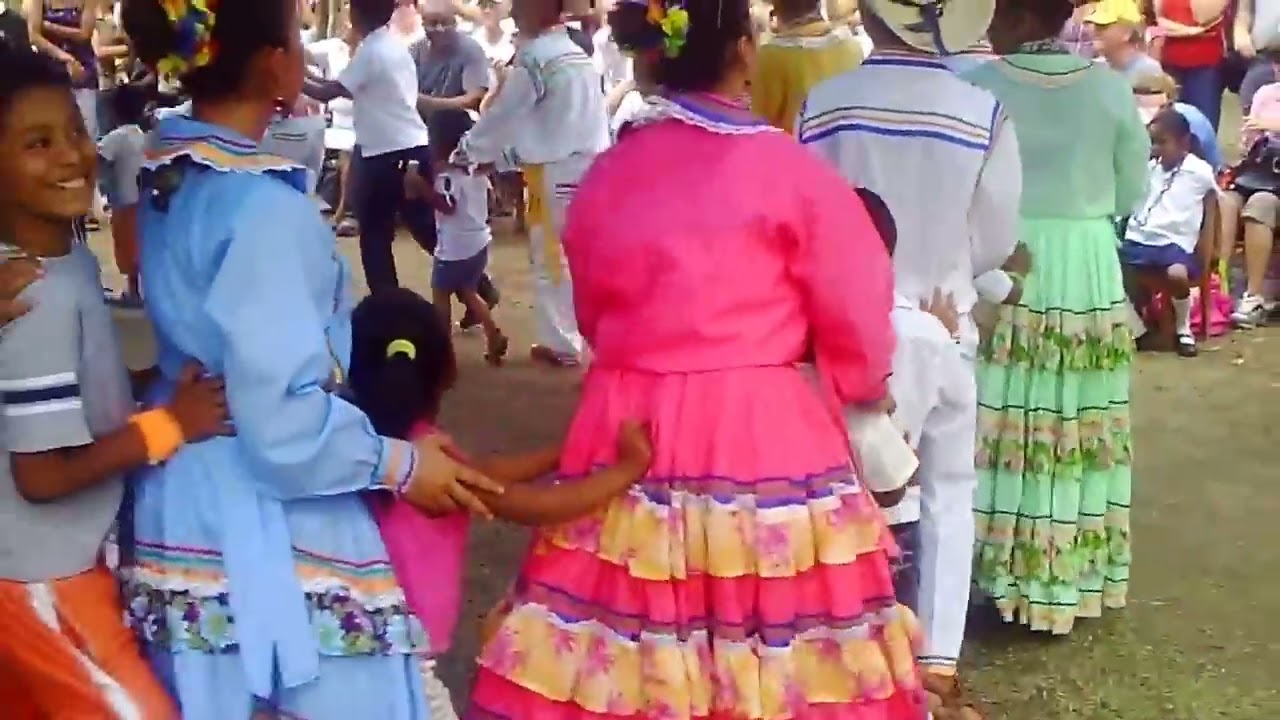 HONDURAS TRADITIONAL DANCING AT LAS DELICIAS INCLUDING THE CHILDREN ...