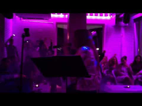 Lucía Vena en una de sus actuaciones en el Pub Amarillo Limón
