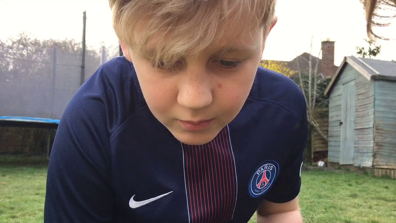 F2 KIDZ free kick practise - YouTube