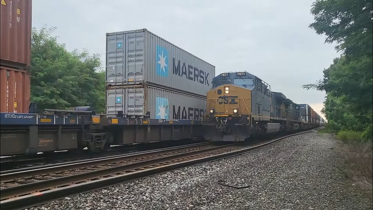 Gorgeous K5LA on 7571 of 60MPH CSX Intermodal I008 overtake I168 in ...
