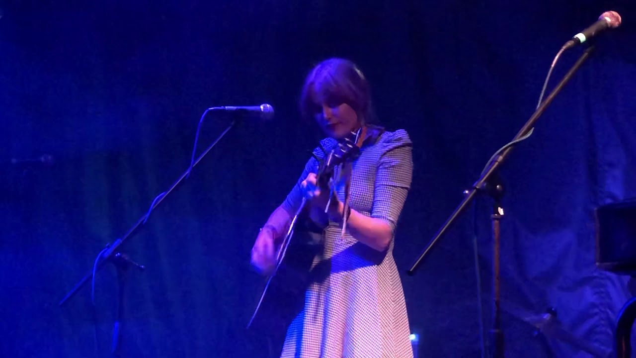 Leah Blevins - Crisper Wisdom - YouTube