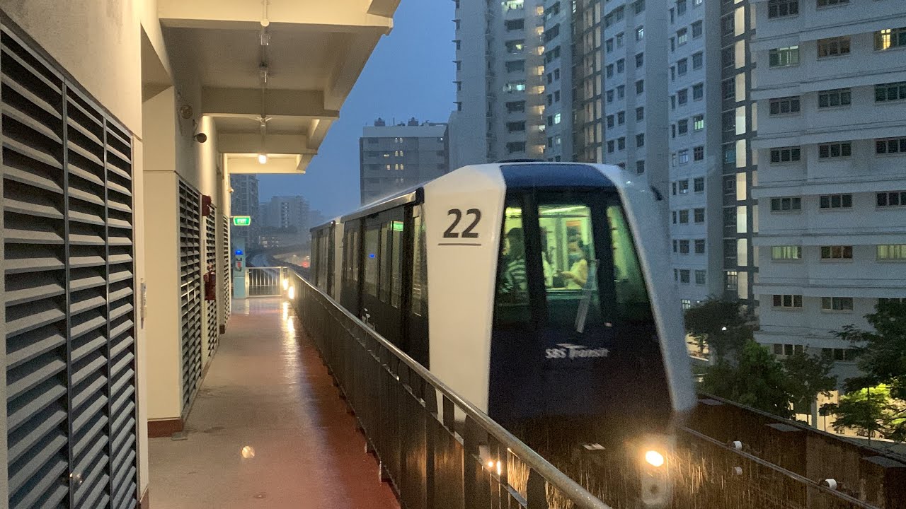 SBS Transit SKLRT Crystal Mover C810/C810A [22/47] arriving Farmway ...