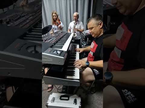 "Vals..😍"#StilBandMoldova Alex Leahu & 🪗Regina Leahu ️Live100% -28.06. ...