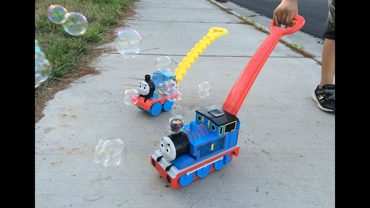Thomas and Friends Pop n Go Vs Giant Thomas the Tank Engine Motorized ...