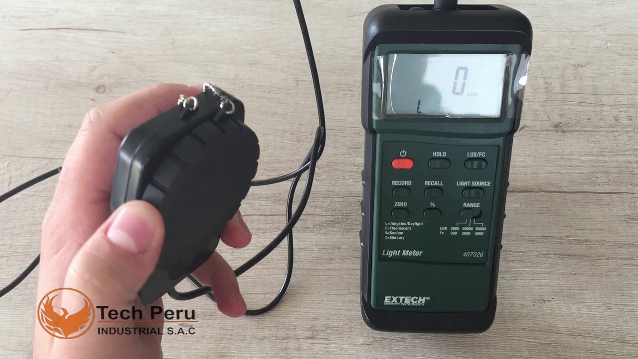 Luxómetro 407026 EXtech - YouTube
